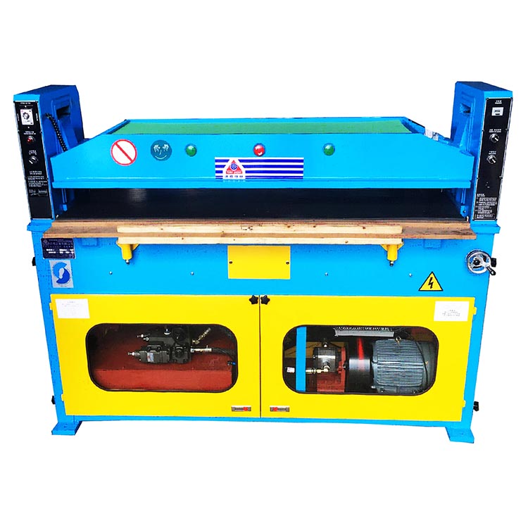 Rubber slippers cutting machine - Tung Sheng Co., Ltd.